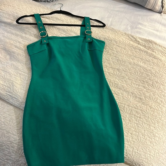 superdown | Dresses | Revolve Green Superdown Cocktail Dress | Poshmark